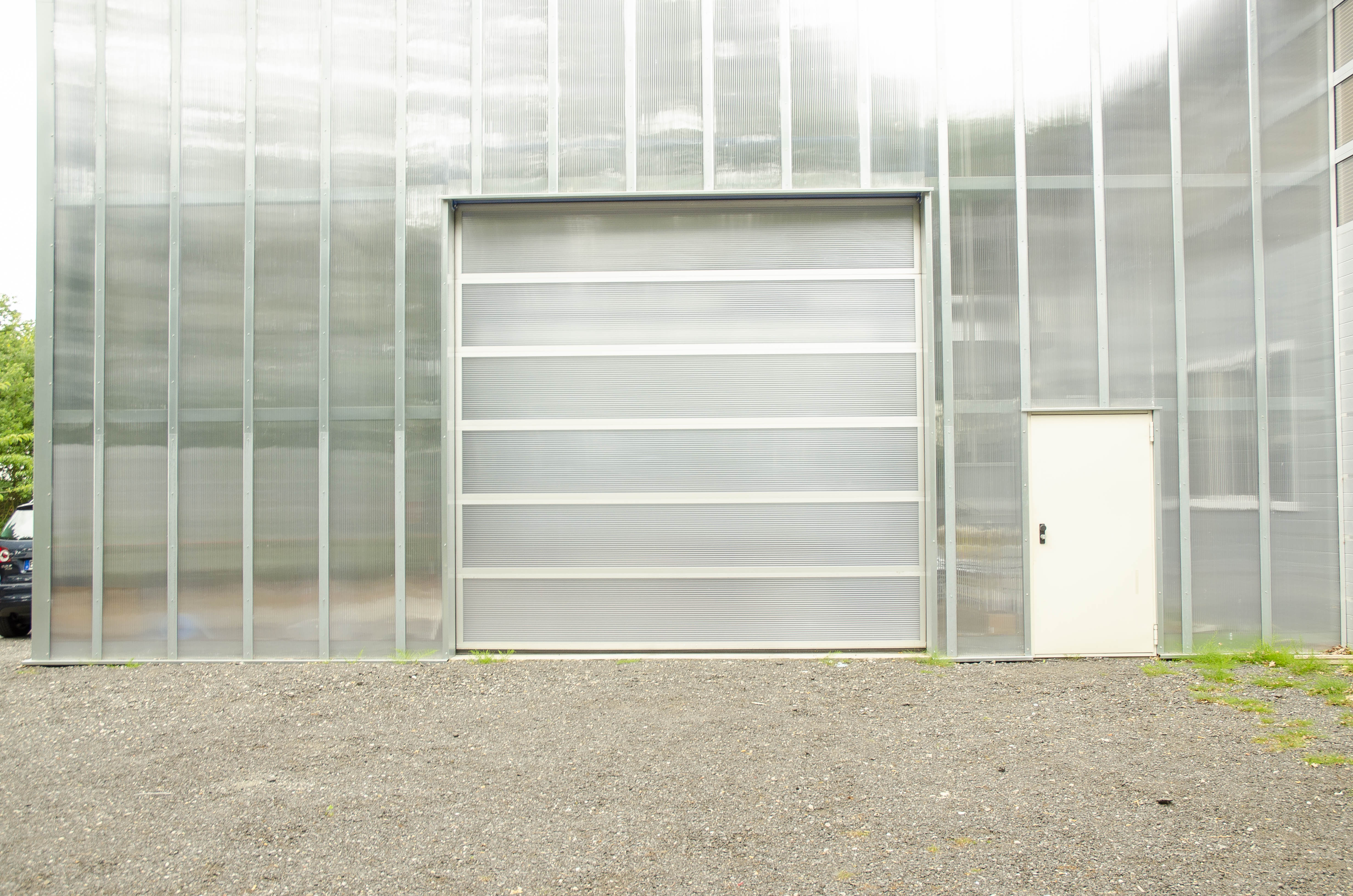 polycarbonate gate design
